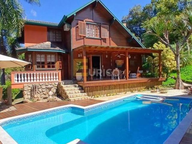 Casa á venda no Condomínio Marambaia Vinhedo SP