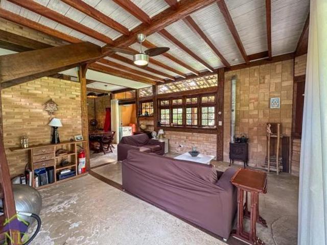 Casa á venda no condomínio Maria da Graça em Ilhabela