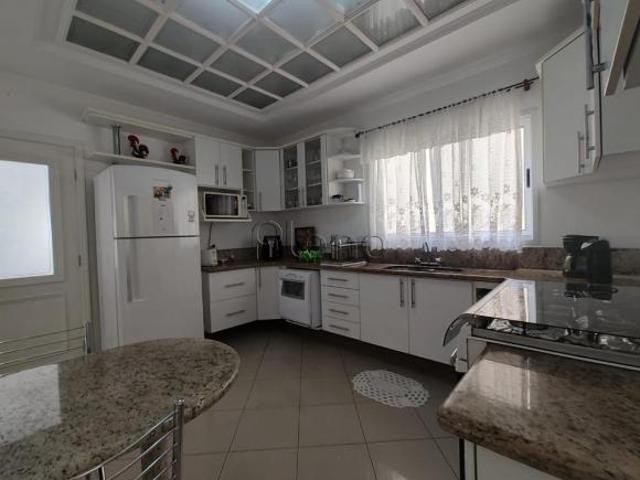 Casa à Venda no Condomínio Millenium em Valinhos, no bairro Jardim Recanto