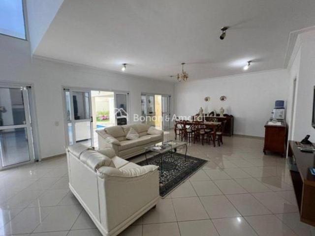 Casa à Venda no Condomínio Millenium em Valinhos/SP