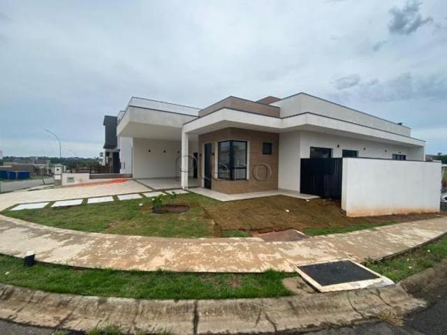 Casa à Venda no Condomínio Mont Alcino em Valinhos, no bairro Roncáglia