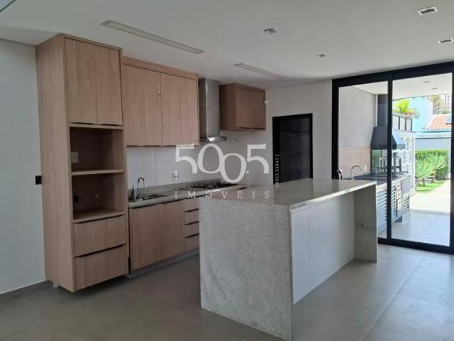 Casa à venda no Condomínio Mont Blanc em Itu, com 240 m² e 3 suítes