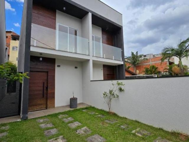 Casa à venda no Condomínio Morada dos Pássaros com 125m² Jardim Mirna Taboão da Serra/SP