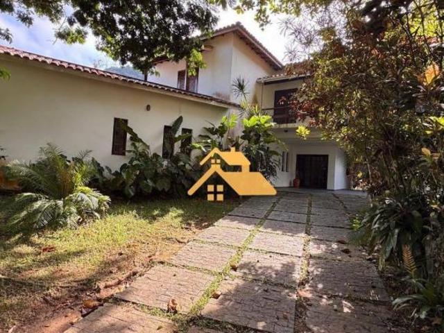 Casa a venda no condomínio morada das Garoupas. Casa com um ótimo terreno de 675,00m2 e área cons