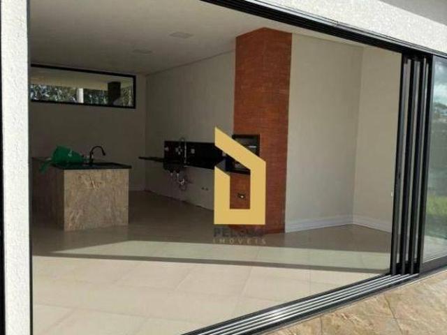 Casa à venda no condominio Ninho Verde II | 165m² AC | 433m² AT | 3 suítes | Área Gourmet | Piscina