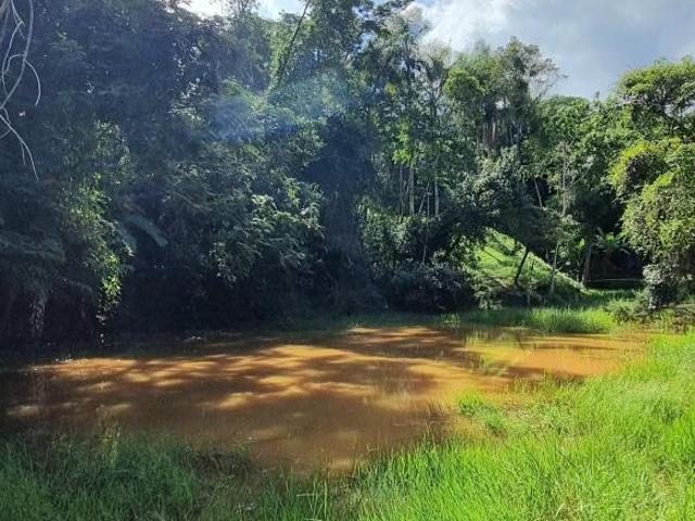 Casa à venda no Condomínio Nossa Fazenda em Esmeraldas MG