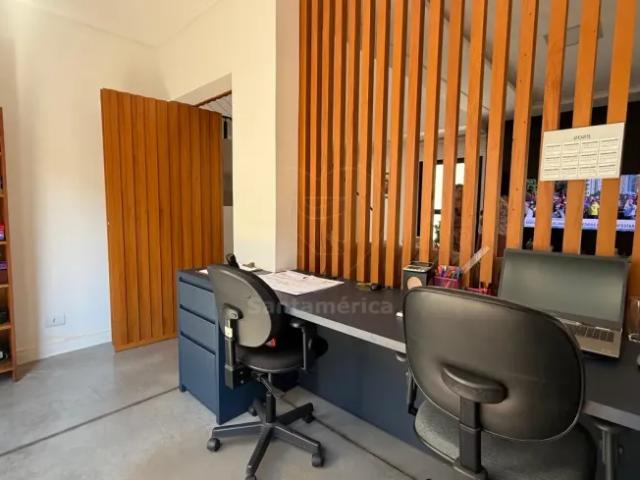 Casa à Venda no Condomínio Paysage Araguá com 3 suítes em Londrina