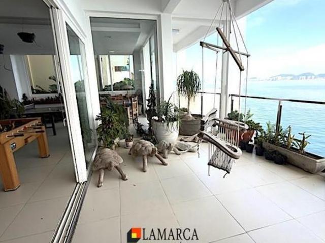 Casa a venda no Condominio Peninsula no Guaruja