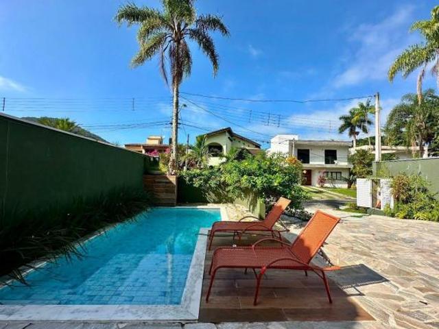 Casa à venda no Condomínio Pernambuco II no Guarujá | Omega Imóveis