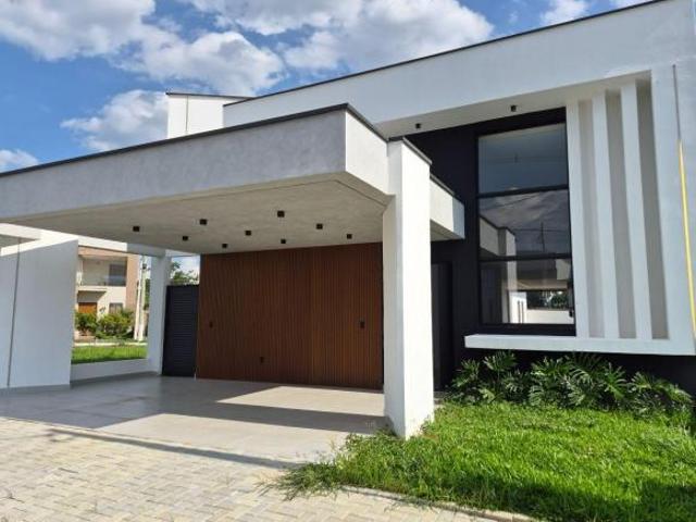 CASA À VENDA NO CONDOMÍNIO PÉROLA DO VALE EM TREMEMBÉ