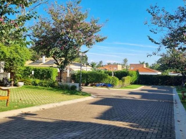 Casa à Venda no Condomínio Petit Villeneuve Bairro Gramado, Campinas/SP