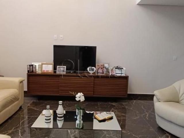 Casa à Venda no Condomínio Portal do Jequitibá em Valinhos, no bairro Pinheiro
