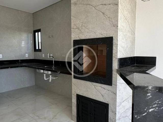 Casa a venda no Condomínio Prinmor das Torres com 3 quartos sendo 1 suíte, Piscina com cascata, dec