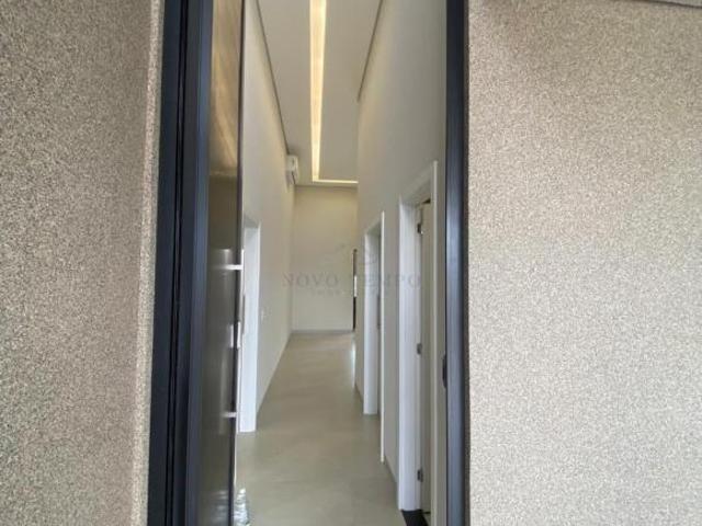 Casa à Venda no Condomínio Quinta do Lago Lac Leman com Piscina