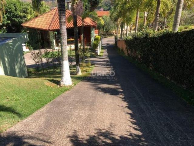 Casa a venda no condomínio Recanto Florido 4 quartos, 1 suíte, piscina e espaço gourmet