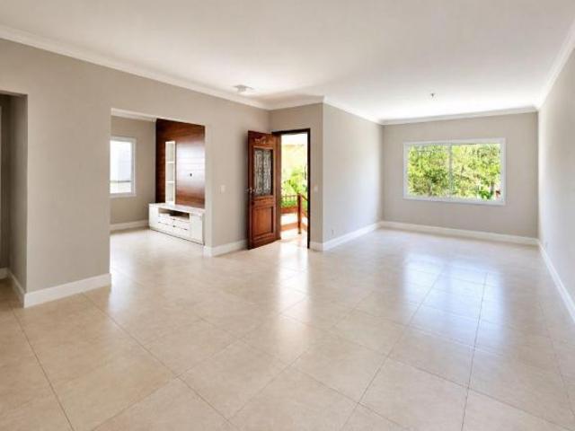 Casa a venda no Condominio Reserva Colonial, perto do Etapa e Colegio Porto Seguro em Valinhos