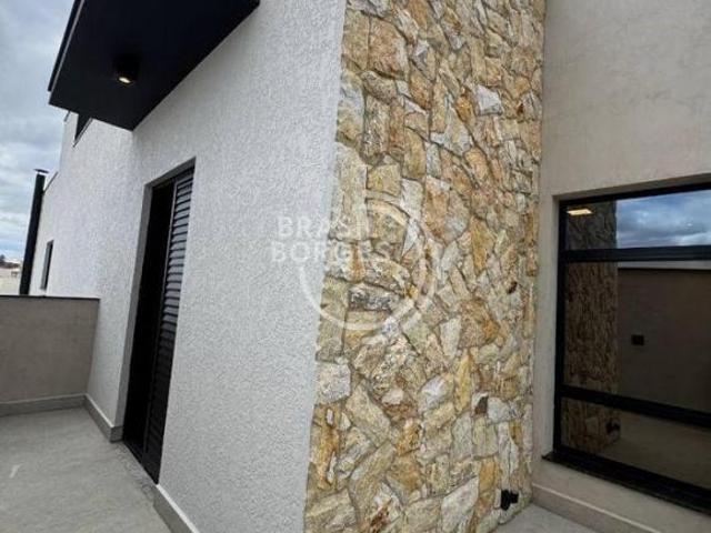 Casa à Venda no Condomínio Reserva Ipanema 208m² • 3 suítes • Piscina • Garagem 4 carros