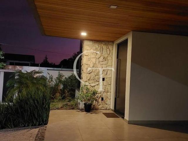 Casa a venda no Condomínio Reserva Saint Paul 3 suítes