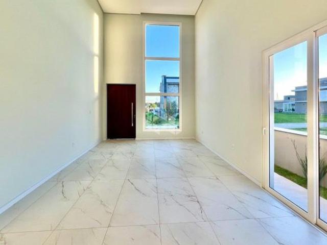 Casa à venda no condomínio Reservas do Lago em Nova Santa Rita aceita financiamento e FGTS!