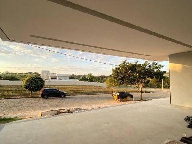 Casa à venda no Condomínio Residencial Ecopark Bourbon Caçapava/SP com 220 m²