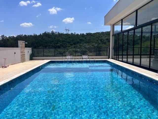 Casa à Venda no Condomínio Residencial Jardim Primavera em Louveira