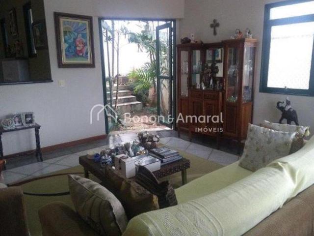 Casa à venda no Condomínio Residencial Oruam em Valinhos