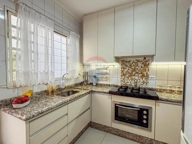 Casa à venda no Condomínio Residencial Sol da Manhã – Jardim Santiago, Região Norte de Londrina/PR
