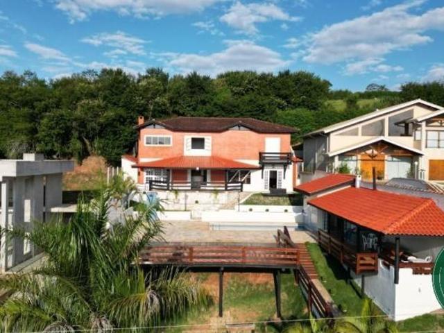 Casa à venda no Condomínio Rivieira do Jaguari