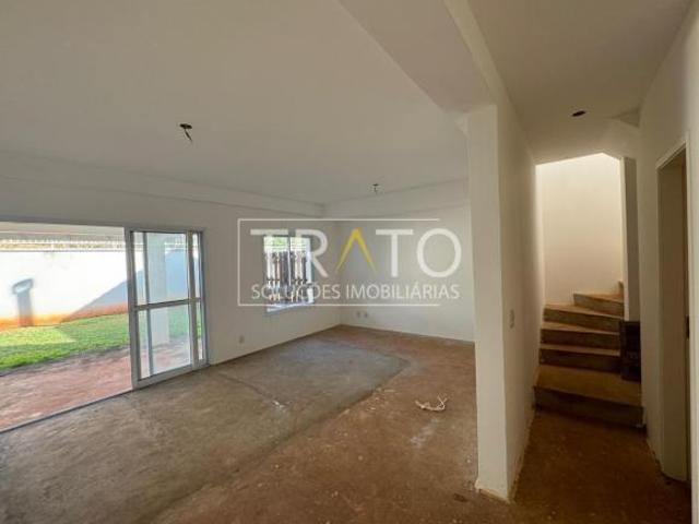 Casa à venda no Condomínio Rossi Ávila de 3 quartos, próximo ao Shopping Dom Pe