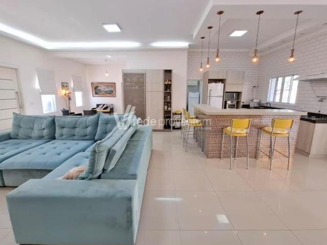 Casa à Venda no Condomínio Santa Fé – Vinhedo/SP