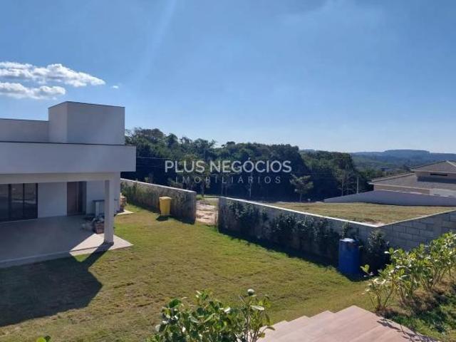 Casa à Venda no Condomínio Saint Charbel, Araçoiaba da Serra: 4 Dormitórios, 4 Suítes, 360m² de Área