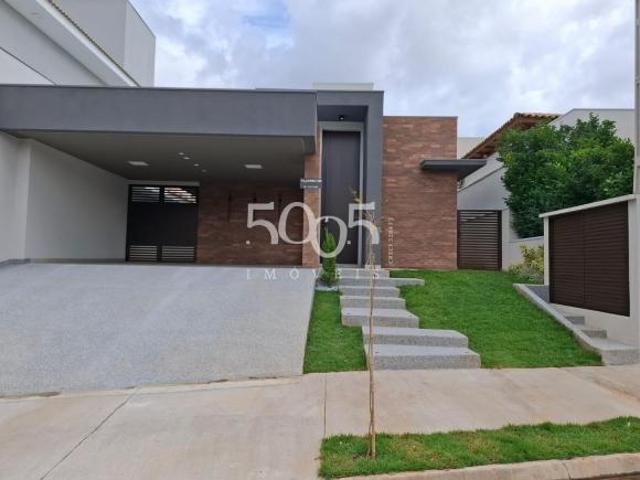 Casa à venda no Condomínio Saint Paul com 242m² e 3 suítes