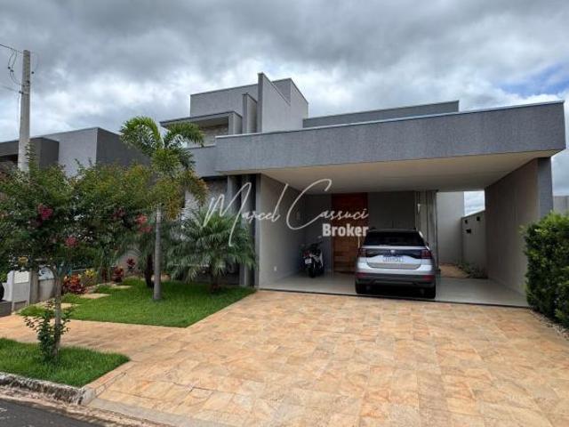 Casa a venda no Condomínio Setlife I em Mirassol, com 3 suítes, piscina, fotovoltaica