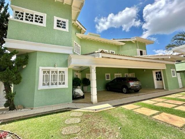 Casa à venda no Condomínio Shambala I em Atibaia. Com 4 quartos