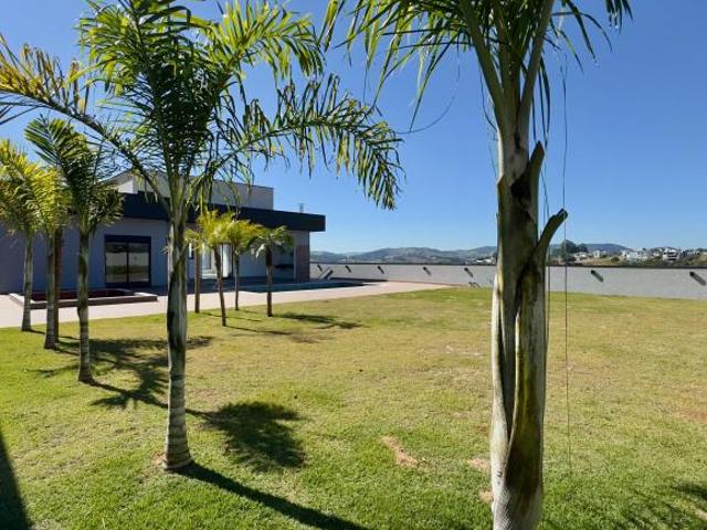 Casa á venda no Condomínio Shambala III em Atibaia SP