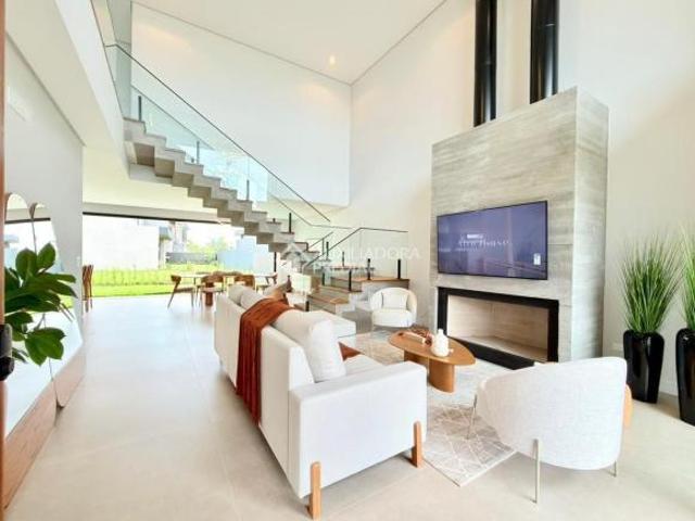 Casa á venda no condomínio Sunset nova mobiliada e decorada