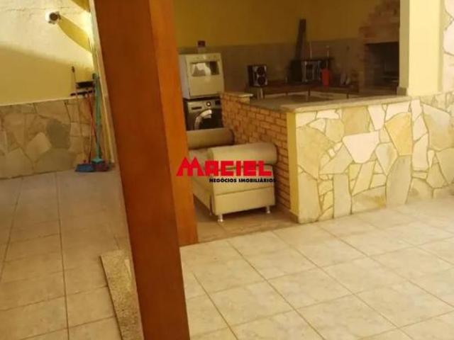 Casa a venda no Conjunto 31 de Março sendo 03 dormitórios e 02 suítes