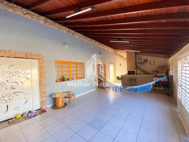 Casa a venda no Conjunto Hab. Ângelo Tomazin, Sumaré, SP. Casa com 2dorms sendo 2 suites, 3 banheiro