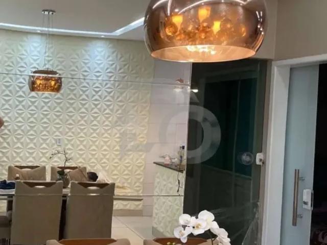Casa à Venda no Conjunto Jardim com Suíte e Vaga de Garagem