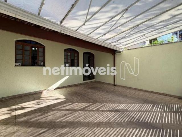 Casa à venda no Copacabana com 3 quartos, 3 vagas de garagem e 180 m²  de área c