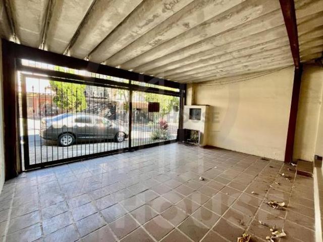 Casa à venda no Campo Belo, 4 quartos, 2 vagas, 140m² útil