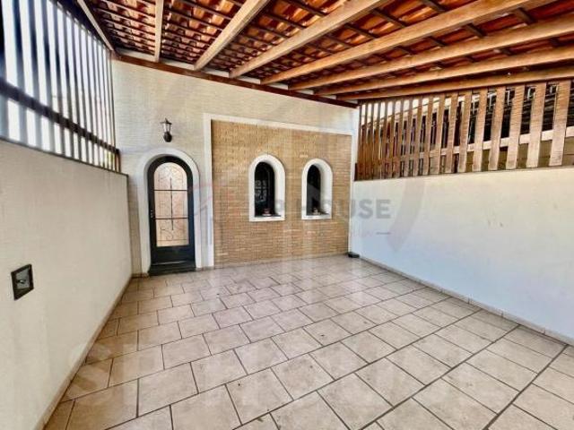 Casa à venda no Campo Belo, 3 dormitórios, 2 vagas, 180m²