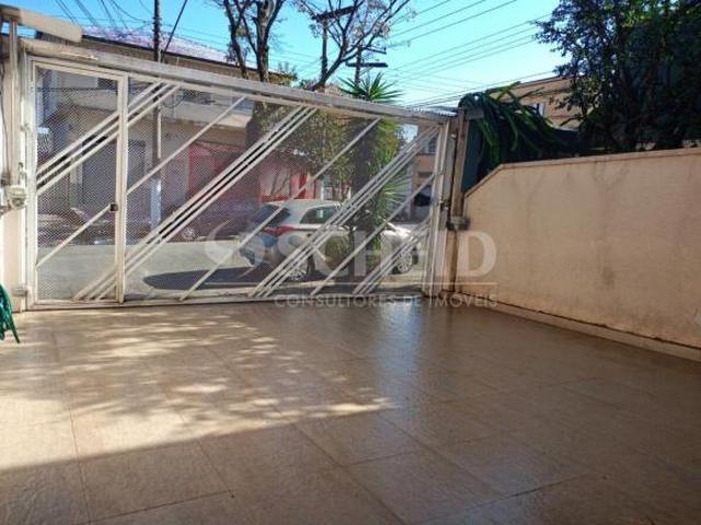 Casa a venda no Campo Belo 3 quartos 1 suíte, quintal e duas vagas