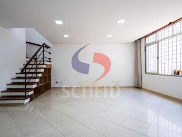 Casa á Venda no Campo Belo com 172m², 3 quartos sendo 2 suítes, 2 vagas