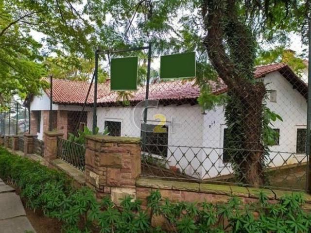 Casa à venda no Campo Belo com 4 quartos, até 8 vagas e 380 m² em terreno de 1.050 m²