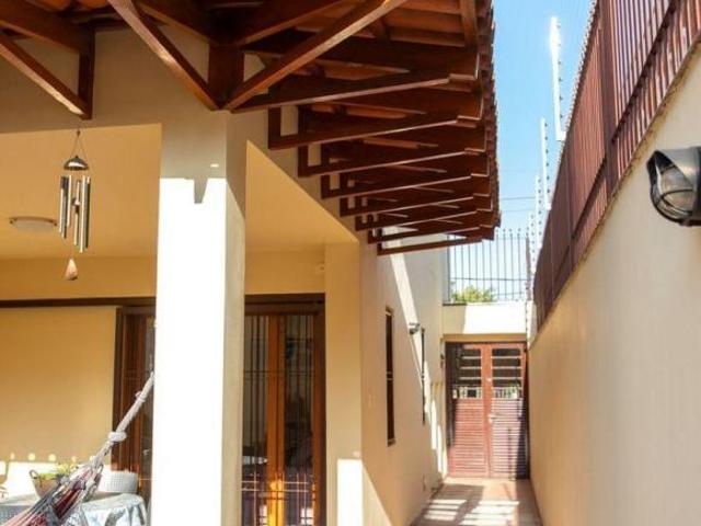 Casa à venda no Campo Belo com quintal, edícula e 3 dormitórios