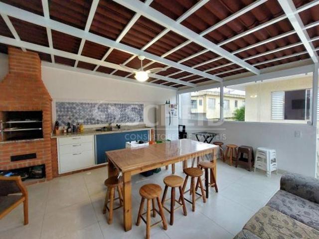 Casa à venda no Campo Grande com 3 dorms 2 vagas e área gourmet