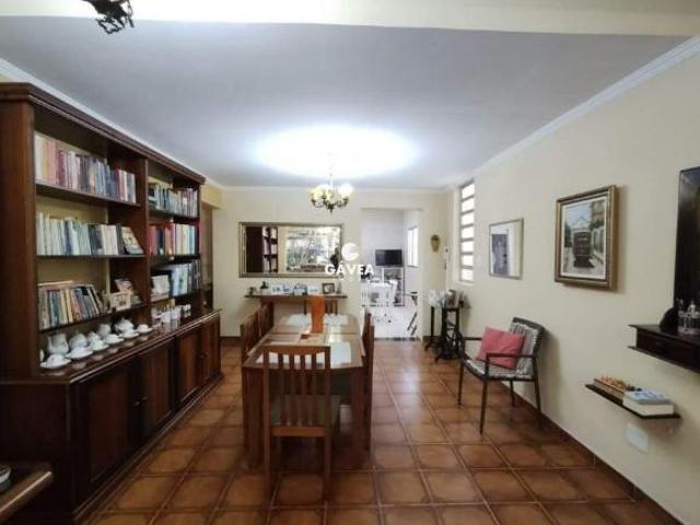 Casa à venda no Campo Grande em Santos