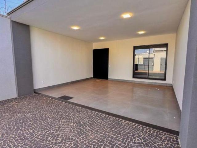 Casa à venda no Campos Elíseos em Rio Verde com 3 quartos, garagem para até 6 veículos