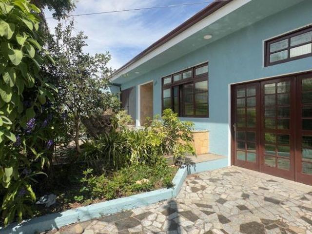Casa à venda no Capão Raso
